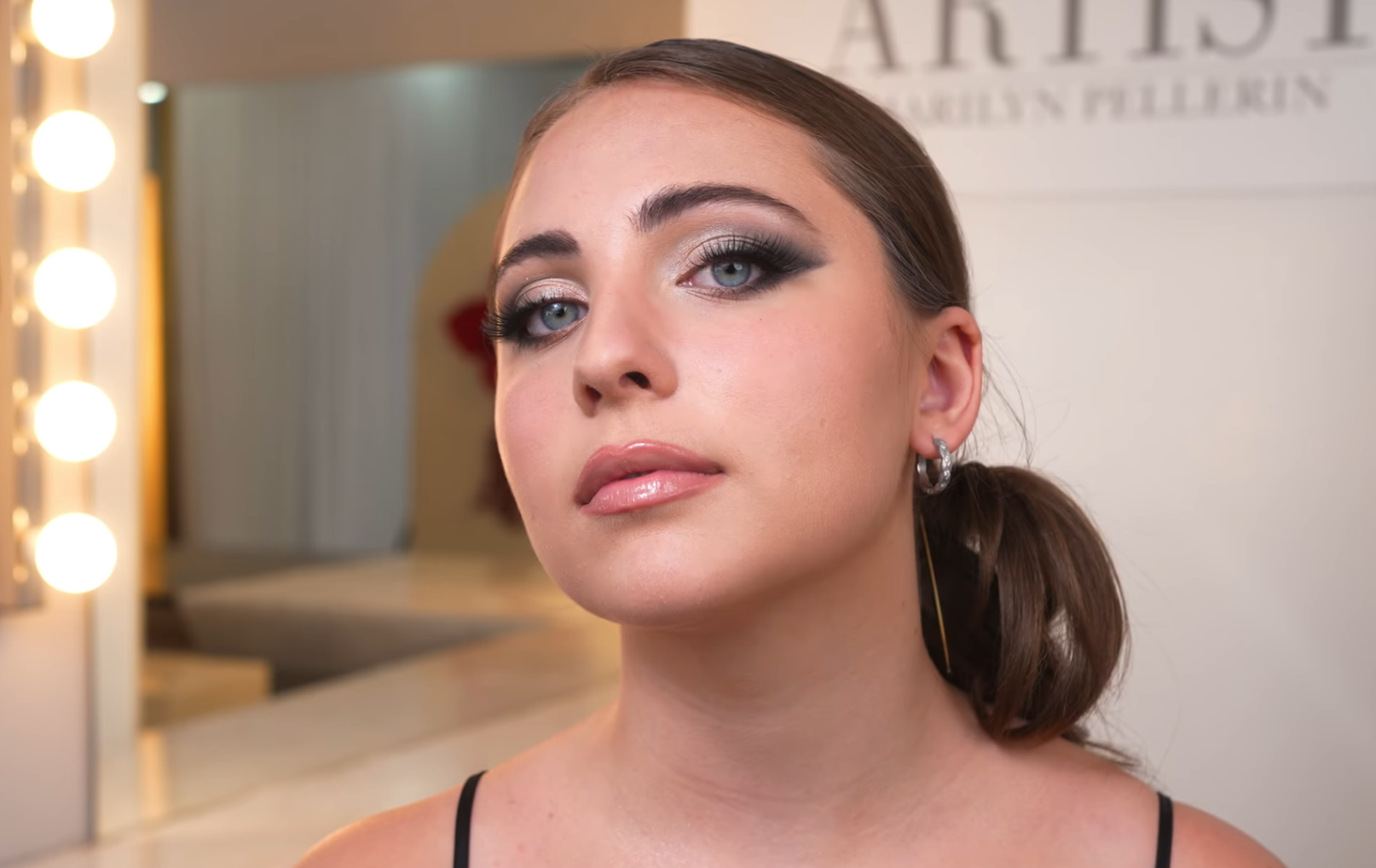 Maquillage d'une modèle de 100 ans – ARTIST par Marilyn